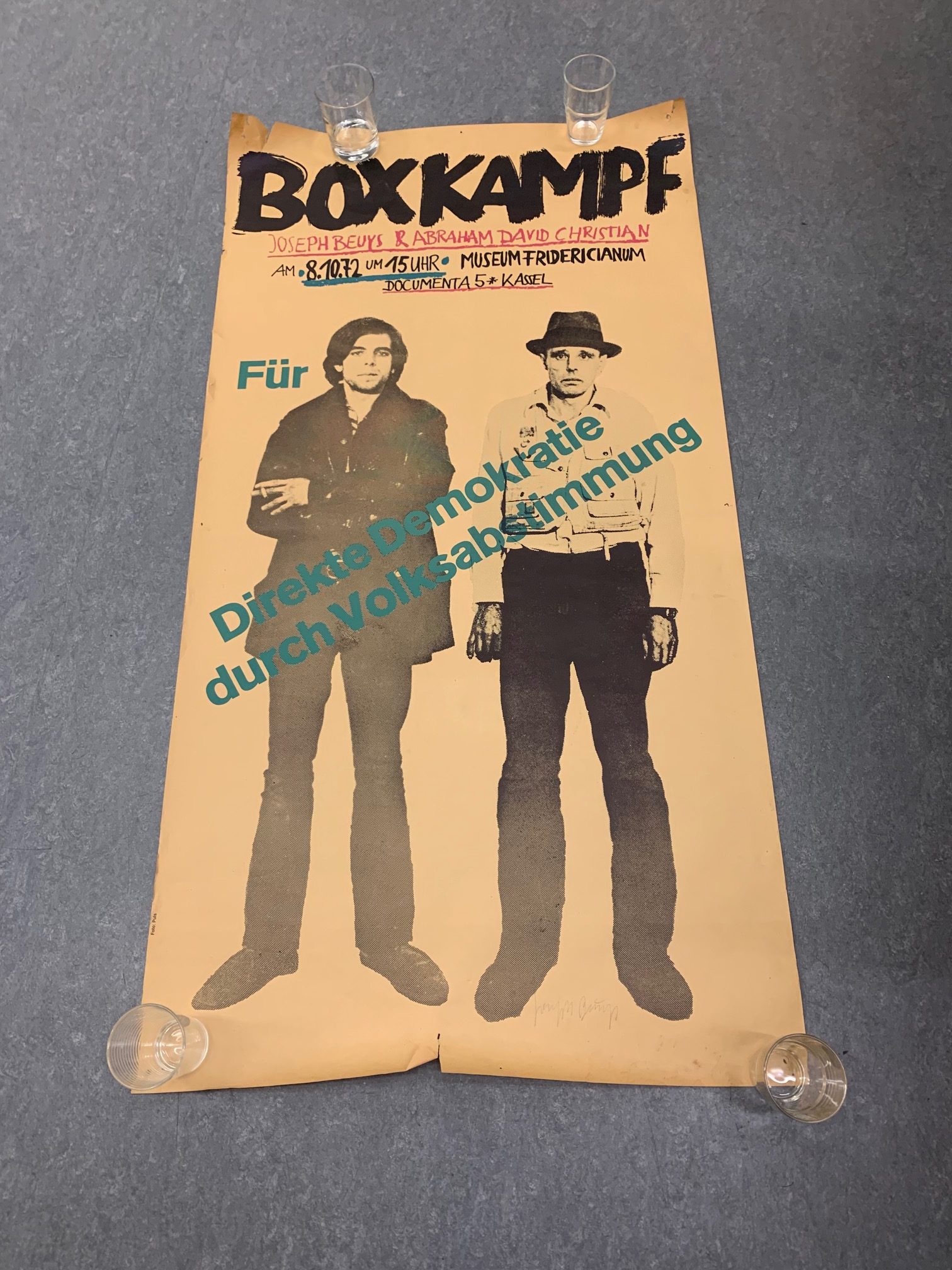 JOSEPH BEUYS – BEUYS BOXT FÜR DIREKTE DEMOKRATIE 1972 auf Anfrage ...